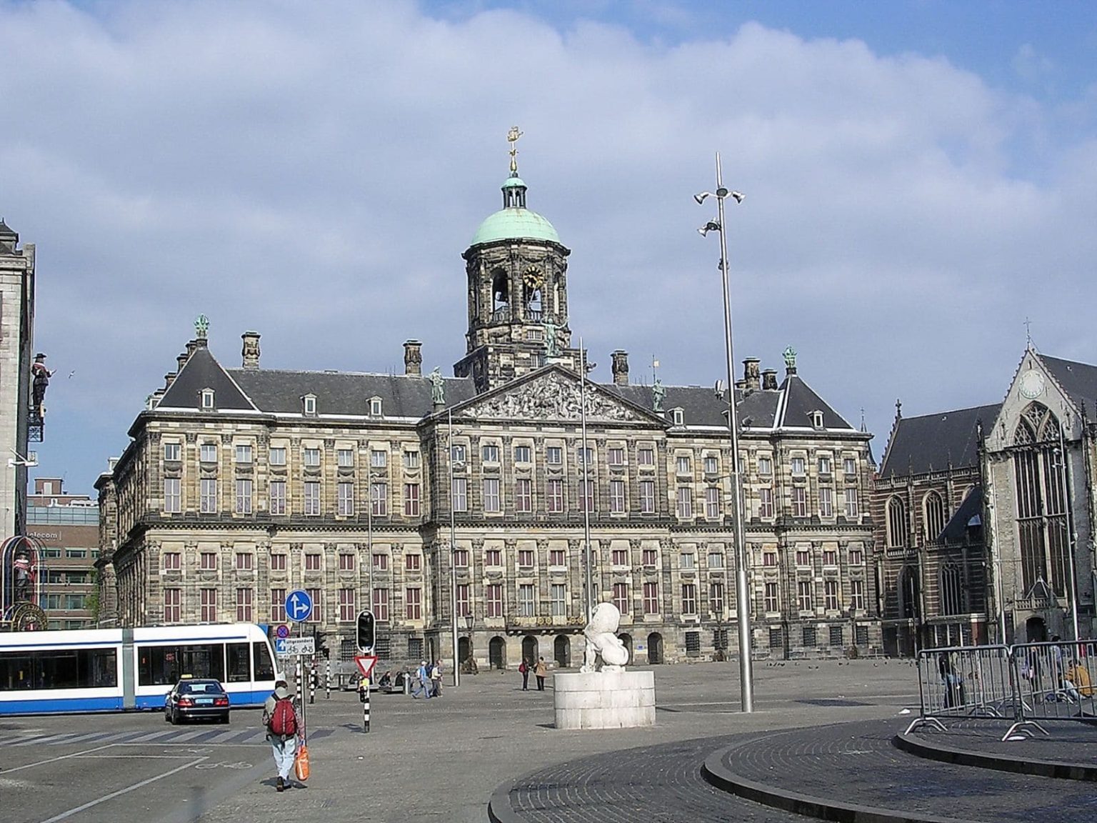 Amsterdam Centro: Cosa vedere, mappa, ristoranti e shopping 2025